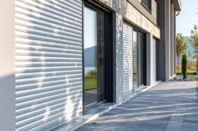 Quelle est l'utilité et l'utilisation de la bande d’arase étanche